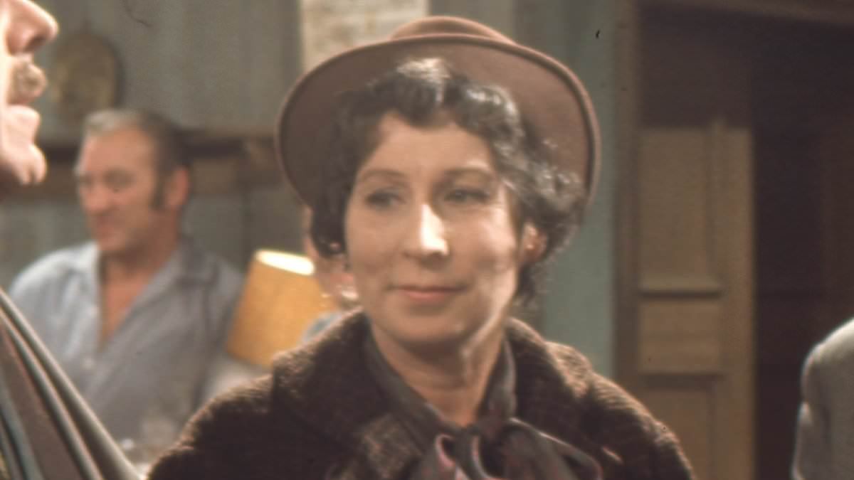 EastEnders actress Elizabeth Kelly dies aged 104: Soap star passes away ...